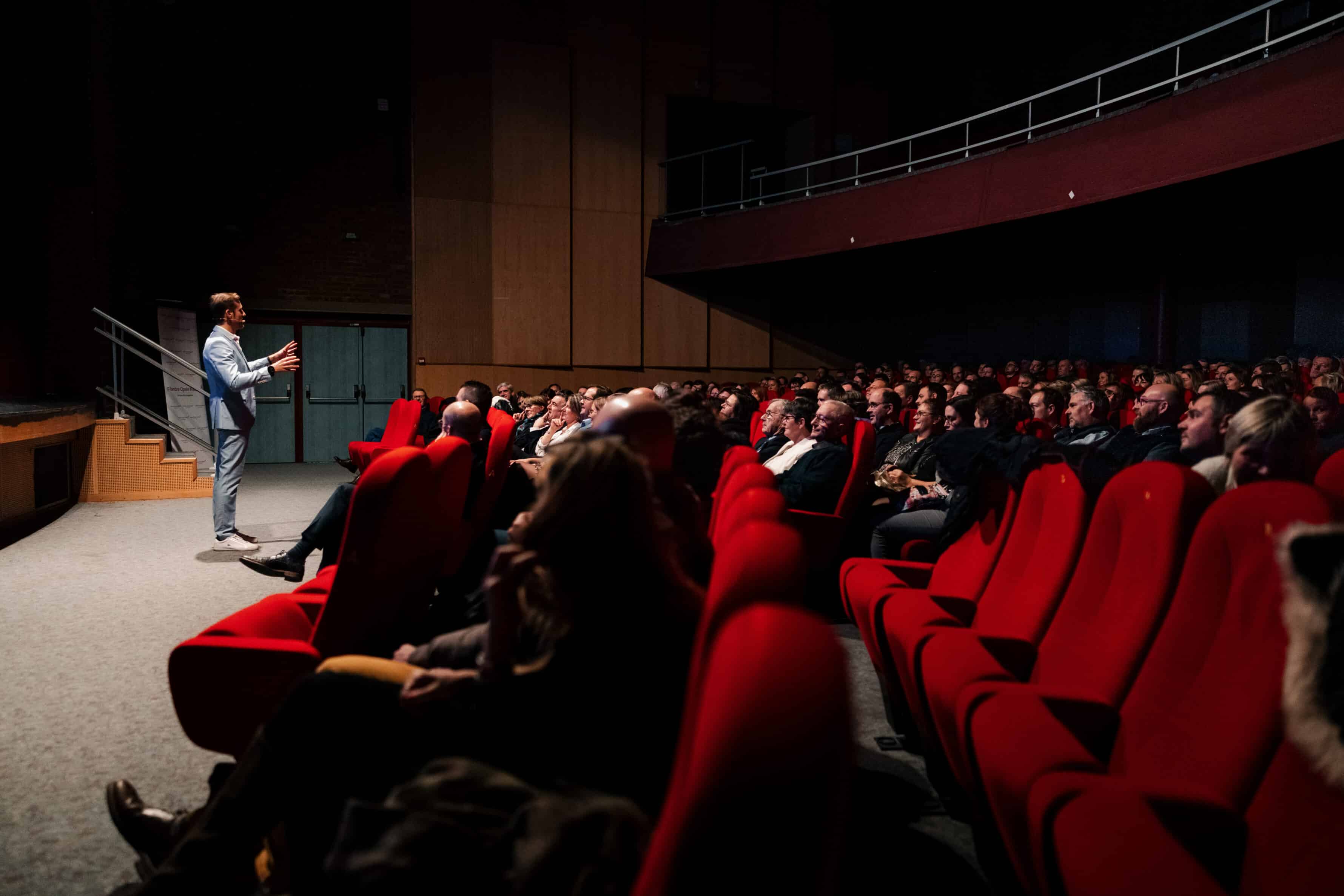 Conférencier en entreprise : guide des fondamentaux